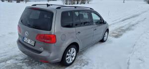 Grey Volkswagen Touran 2011 in Trakai, with an engine capacity of 1.60 L and mileage of 416 thousand km for 5400 €, photo 4 on AUTOMOTO.COM.LV