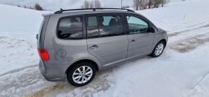 Grey Volkswagen Touran 2011 in Trakai, with an engine capacity of 1.60 L and mileage of 416 thousand km for 5400 €, photo 5 on AUTOMOTO.COM.LV