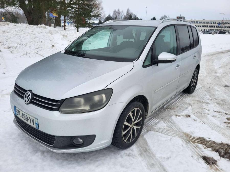 Pelēks Volkswagen Touran 2011 Tauragė, ar dzinēja tilpumu 1.60 L un nobraukumu 368 tūkst. km par 3400 €, foto 3 vietnē AUTOMOTO.COM.LV