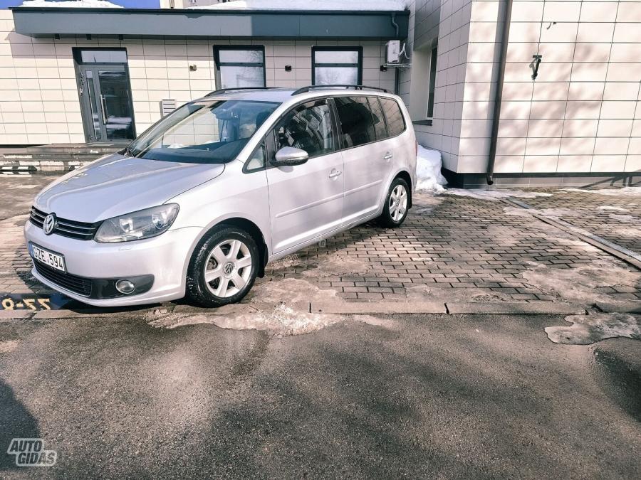 Pelēks Volkswagen Touran 2011 Šauļi, ar dzinēja tilpumu 1.60 L un nobraukumu 288 tūkst. km par 4650 €, foto 1 vietnē AUTOMOTO.COM.LV