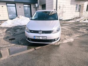 Pelēks Volkswagen Touran 2011 Šauļi, ar dzinēja tilpumu 1.60 L un nobraukumu 288 tūkst. km par 4650 €, foto 3 vietnē AUTOMOTO.COM.LV