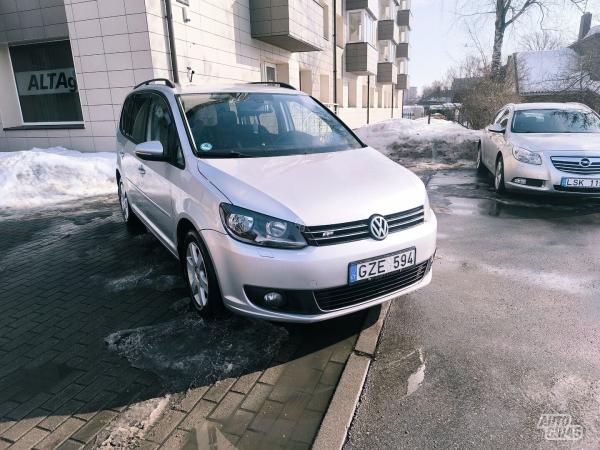 Grey Volkswagen Touran 2011 in Siauliai, with an engine capacity of 1.60 L and mileage of 288 thousand km for 4650 €, photo 4 on AUTOMOTO.COM.LV