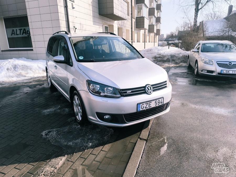 Pelēks Volkswagen Touran 2011 Šauļi, ar dzinēja tilpumu 1.60 L un nobraukumu 288 tūkst. km par 4650 €, foto 4 vietnē AUTOMOTO.COM.LV