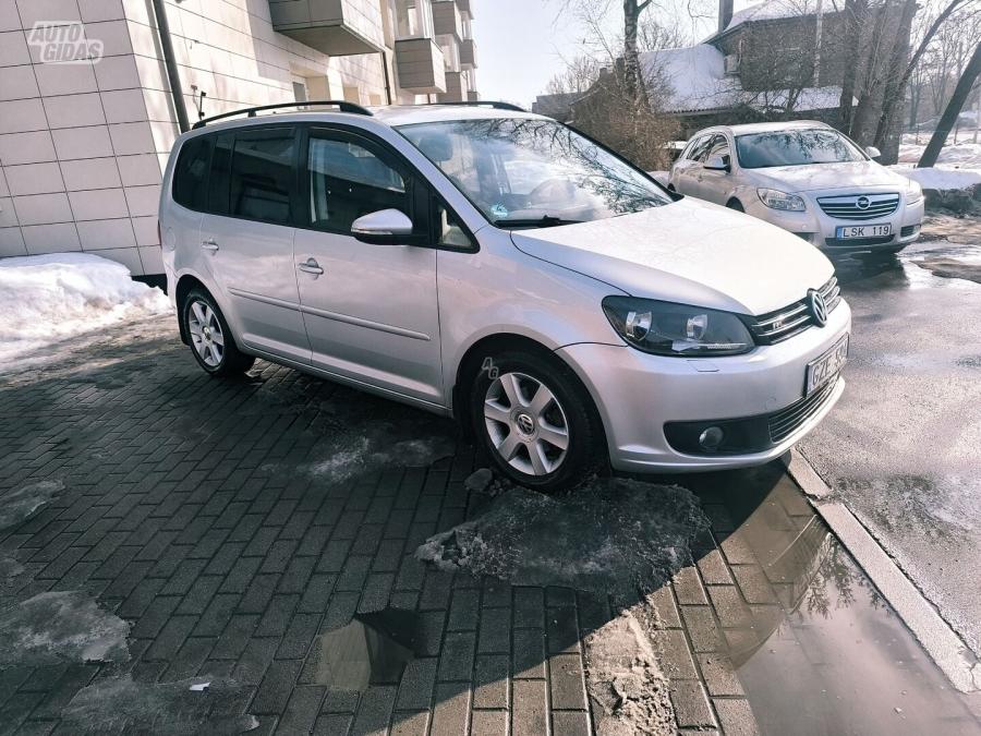 Pelēks Volkswagen Touran 2011 Šauļi, ar dzinēja tilpumu 1.60 L un nobraukumu 288 tūkst. km par 4650 €, foto 5 vietnē AUTOMOTO.COM.LV