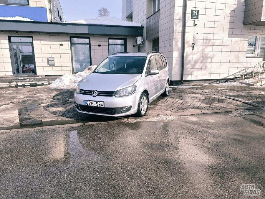 Pelēks Volkswagen Touran 2011 Šauļi, ar dzinēja tilpumu 1.60 L un nobraukumu 288 tūkst. km par 4650 €, foto 8 vietnē AUTOMOTO.COM.LV