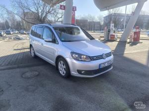 Pelēks Volkswagen Touran 2011 Šauļi, ar dzinēja tilpumu 1.60 L un nobraukumu 288 tūkst. km par 4500 €, foto 4 vietnē AUTOMOTO.COM.LV