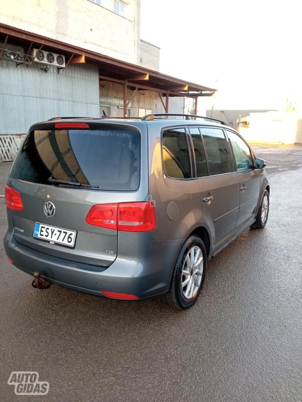 Pelēks Volkswagen Touran 2011 Šauļi, ar dzinēja tilpumu 1.60 L un nobraukumu 195 tūkst. km par 4650 €, foto 2 vietnē AUTOMOTO.COM.LV