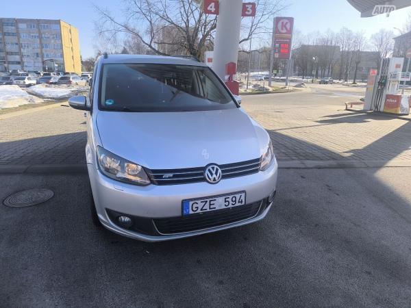 Pelēks Volkswagen Touran 2011 Šauļi, ar dzinēja tilpumu 1.60 L un nobraukumu 288 tūkst. km par 4500 €, foto 2 vietnē AUTOMOTO.COM.LV
