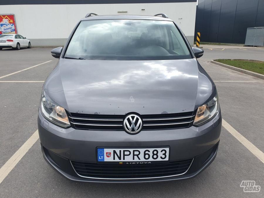 Grey Volkswagen Touran 2011 in Kaunas, with an engine capacity of 1.60 L and mileage of 410 thousand km for 3200 €, photo 3 on AUTOMOTO.COM.LV