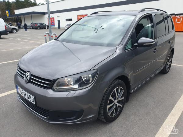Grey Volkswagen Touran 2011 in Kaunas, with an engine capacity of 1.60 L and mileage of 410 thousand km for 3200 €, photo 3 on AUTOMOTO.COM.LV