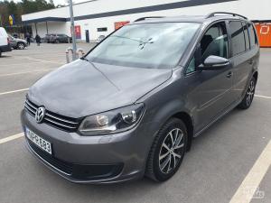 Grey Volkswagen Touran 2011 in Kaunas, with an engine capacity of 1.60 L and mileage of 410 thousand km for 3200 €, photo 4 on AUTOMOTO.COM.LV