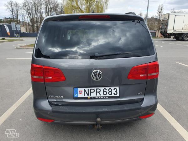 Grey Volkswagen Touran 2011 in Kaunas, with an engine capacity of 1.60 L and mileage of 410 thousand km for 3200 €, photo 5 on AUTOMOTO.COM.LV