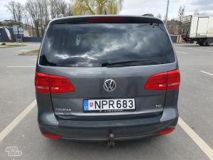 Grey Volkswagen Touran 2011 in Kaunas, with an engine capacity of 1.60 L and mileage of 410 thousand km for 3200 €, photo 6 on AUTOMOTO.COM.LV