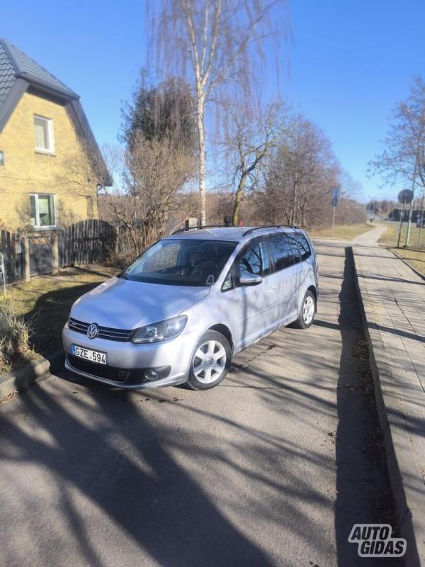 Pelēks Volkswagen Touran 2011 Šauļi, ar dzinēja tilpumu 1.60 L un nobraukumu 288 tūkst. km par 4400 €, foto 1 vietnē AUTOMOTO.COM.LV