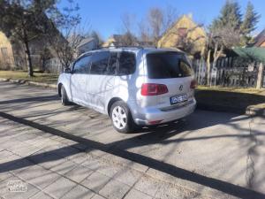 Pelēks Volkswagen Touran 2011 Šauļi, ar dzinēja tilpumu 1.60 L un nobraukumu 288 tūkst. km par 4400 €, foto 4 vietnē AUTOMOTO.COM.LV