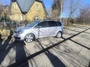 Pelēks Volkswagen Touran 2011 Šauļi, ar dzinēja tilpumu 1.60 L un nobraukumu 288 tūkst. km par 4400 €, foto 6 vietnē AUTOMOTO.COM.LV