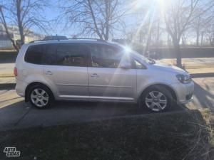Pelēks Volkswagen Touran 2011 Šauļi, ar dzinēja tilpumu 1.60 L un nobraukumu 288 tūkst. km par 4400 €, foto 7 vietnē AUTOMOTO.COM.LV