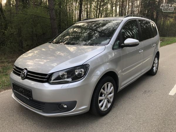Grey Volkswagen Touran 2011 in Varena, with an engine capacity of 1.60 L and mileage of 254 thousand km for 5300 €, photo 1 on AUTOMOTO.COM.LV