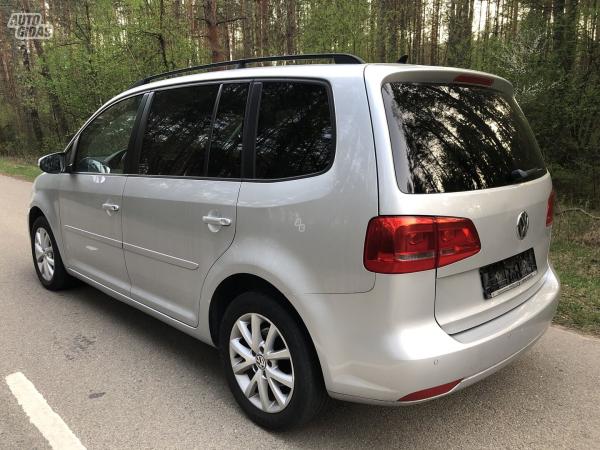 Grey Volkswagen Touran 2011 in Varena, with an engine capacity of 1.60 L and mileage of 254 thousand km for 5300 €, photo 5 on AUTOMOTO.COM.LV