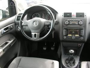 Pelēks Volkswagen Touran 2011 Rīga, ar dzinēja tilpumu 2.00 L un nobraukumu 0 tūkst. km par 6450 €, foto 16 vietnē AUTOMOTO.COM.LV