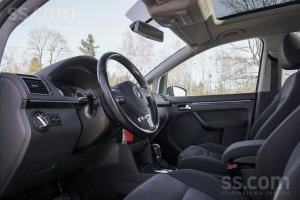 Серый Фольксваген Туран 2011 в Рига, объемом двигателя 2.00 л и пробегом 307 тыс. км за 7590 €, фото 13 на AUTOMOTO.COM.LV