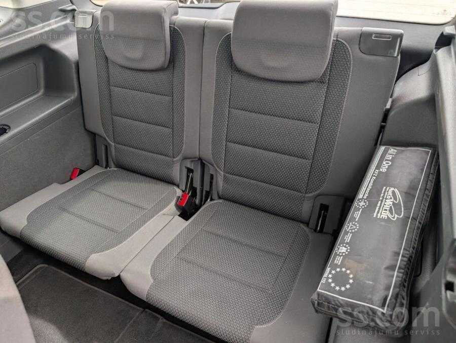 Grey Volkswagen Touran 2011 in Riga, with an engine capacity of 1.40 L and mileage of 194 thousand km for 5700 €, photo 18 on AUTOMOTO.COM.LV
