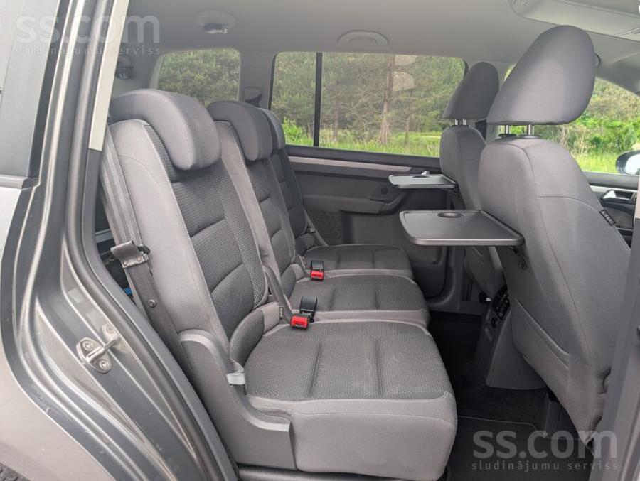 Grey Volkswagen Touran 2011 in Riga, with an engine capacity of 1.40 L and mileage of 194 thousand km for 5700 €, photo 20 on AUTOMOTO.COM.LV