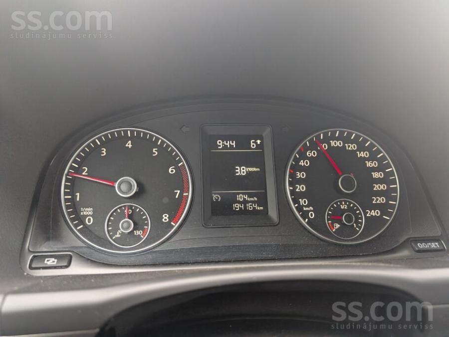 Grey Volkswagen Touran 2011 in Riga, with an engine capacity of 1.40 L and mileage of 194 thousand km for 5700 €, photo 24 on AUTOMOTO.COM.LV