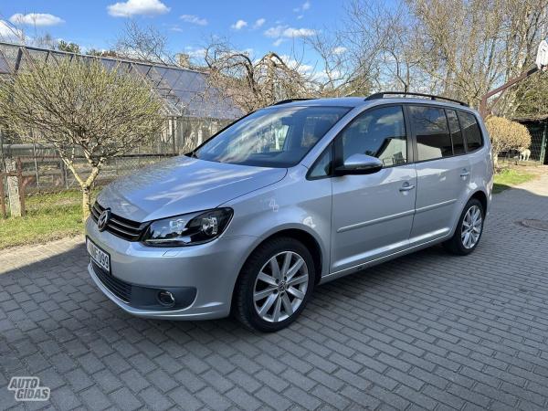 Pelēks Volkswagen Touran 2011 Šilutė, ar dzinēja tilpumu 1.60 L un nobraukumu 280 tūkst. km par 5800 €, foto 1 vietnē AUTOMOTO.COM.LV