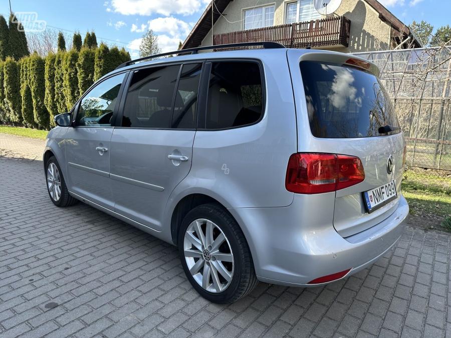 Pelēks Volkswagen Touran 2011 Šilutė, ar dzinēja tilpumu 1.60 L un nobraukumu 280 tūkst. km par 5800 €, foto 5 vietnē AUTOMOTO.COM.LV