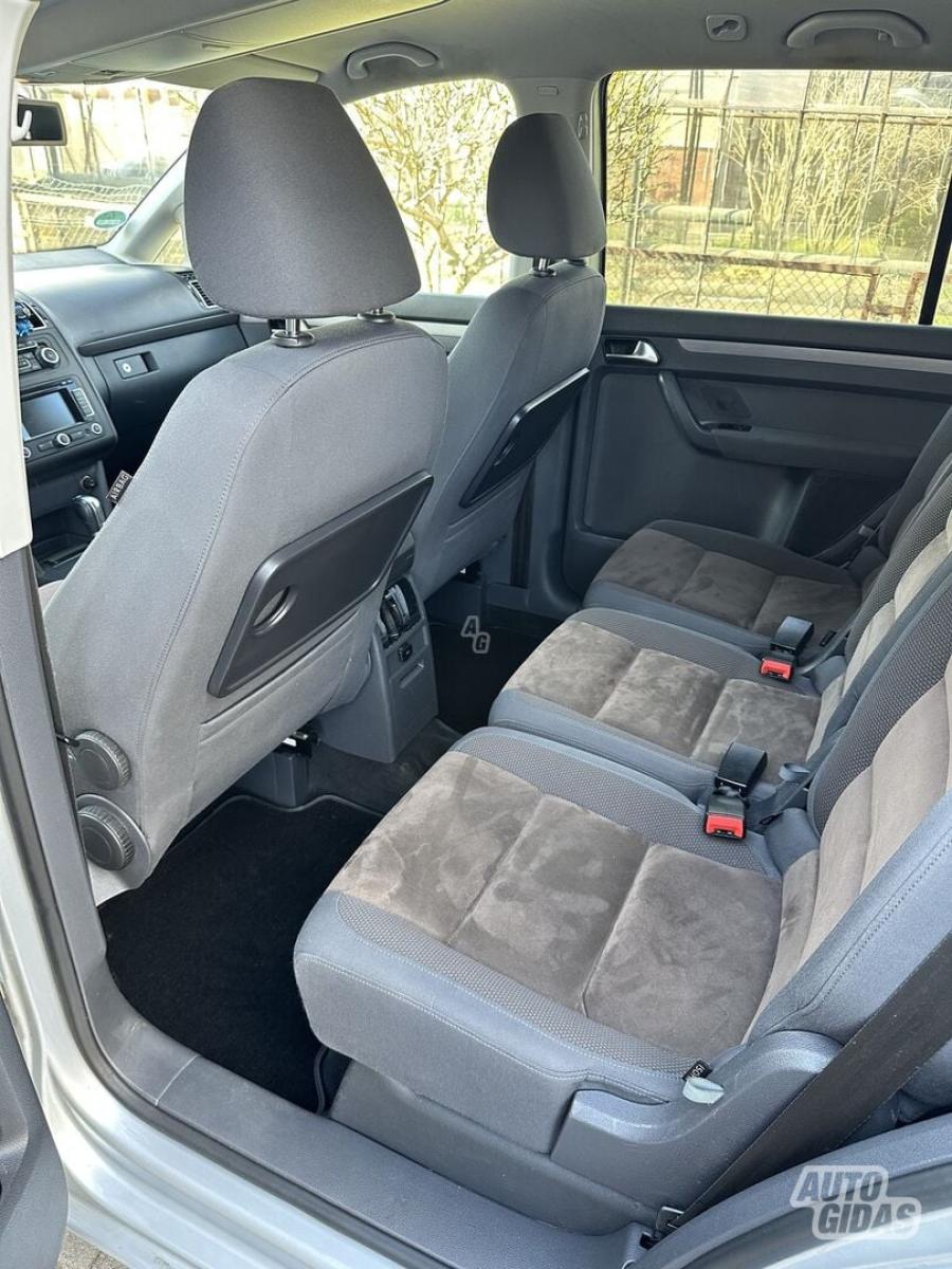 Pelēks Volkswagen Touran 2011 Šilutė, ar dzinēja tilpumu 1.60 L un nobraukumu 280 tūkst. km par 5800 €, foto 7 vietnē AUTOMOTO.COM.LV