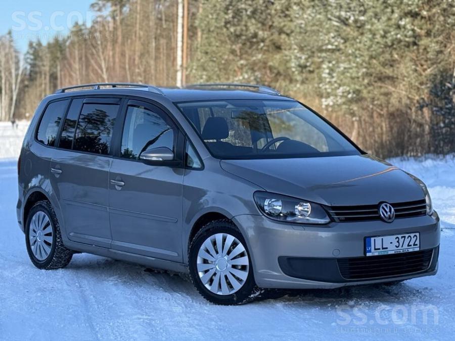 Pelēks Volkswagen Touran 2011 Jelgava, ar dzinēja tilpumu 2.00 L un nobraukumu 373 tūkst. km par 3850 €, foto 3 vietnē AUTOMOTO.COM.LV