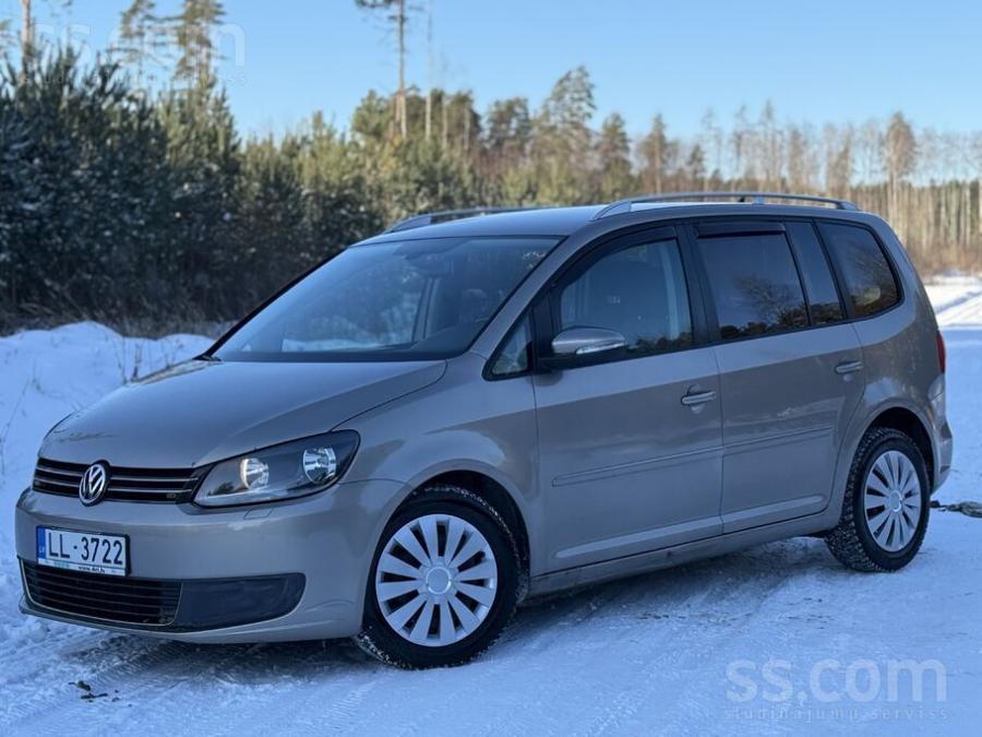 Pelēks Volkswagen Touran 2011 Jelgava, ar dzinēja tilpumu 2.00 L un nobraukumu 373 tūkst. km par 3850 €, foto 4 vietnē AUTOMOTO.COM.LV