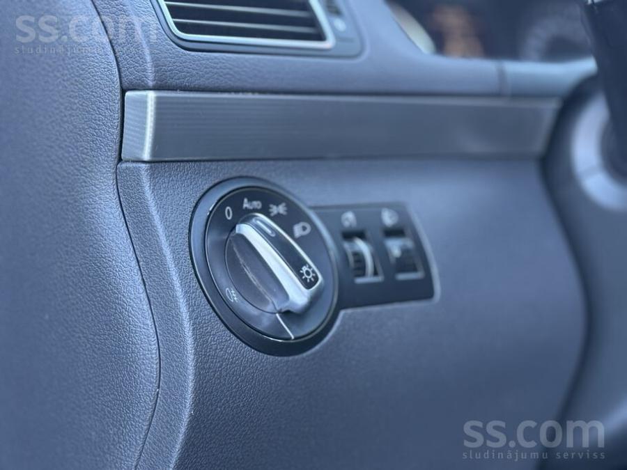 Pelēks Volkswagen Touran 2011 Jelgava, ar dzinēja tilpumu 2.00 L un nobraukumu 373 tūkst. km par 3850 €, foto 15 vietnē AUTOMOTO.COM.LV