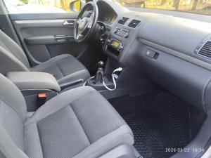 Pelēks Volkswagen Touran 2011 Kauņa, ar dzinēja tilpumu 1.60 L un nobraukumu 297 tūkst. km par 5200 €, foto 11 vietnē AUTOMOTO.COM.LV