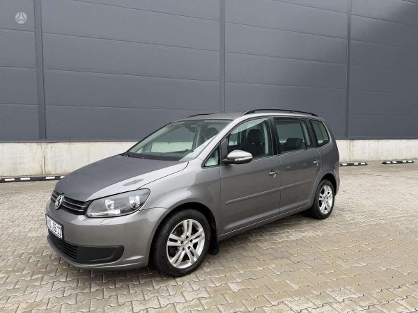 Pelēks Volkswagen Touran 2011 Šauļi, ar dzinēja tilpumu 1.39 L un nobraukumu 208 tūkst. km par 3690 €, foto 5 vietnē AUTOMOTO.COM.LV