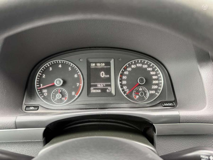 Grey Volkswagen Touran 2011 in Siauliai, with an engine capacity of 1.39 L and mileage of 208 thousand km for 3690 €, photo 27 on AUTOMOTO.COM.LV