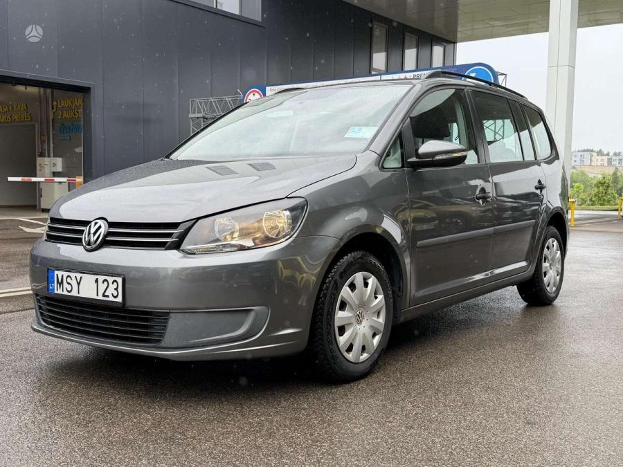 Grey Volkswagen Touran 2011 in Vilnius, with an engine capacity of 1.60 L and mileage of 207 thousand km for 4300 €, photo 3 on AUTOMOTO.COM.LV