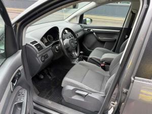 Grey Volkswagen Touran 2011 in Vilnius, with an engine capacity of 1.60 L and mileage of 207 thousand km for 4300 €, photo 11 on AUTOMOTO.COM.LV