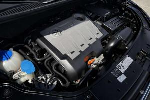 Pelēks Volkswagen Touran 2011 Klaipėda, ar dzinēja tilpumu 1.60 L un nobraukumu 260 tūkst. km par 6500 €, foto 14 vietnē AUTOMOTO.COM.LV