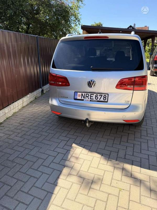 Pelēks Volkswagen Touran 2011 Šauļi, ar dzinēja tilpumu 1.60 L un nobraukumu 318 tūkst. km par 4550 €, foto 3 vietnē AUTOMOTO.COM.LV