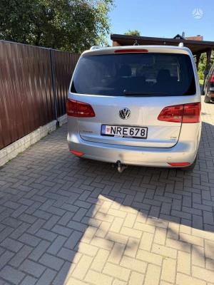 Pelēks Volkswagen Touran 2011 Šauļi, ar dzinēja tilpumu 1.60 L un nobraukumu 318 tūkst. km par 4550 €, foto 4 vietnē AUTOMOTO.COM.LV