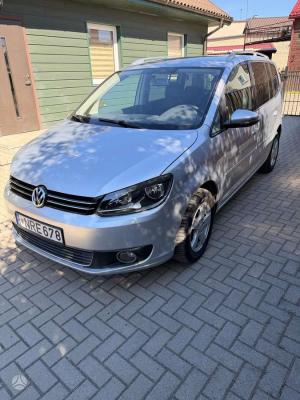 Pelēks Volkswagen Touran 2011 Šauļi, ar dzinēja tilpumu 1.60 L un nobraukumu 318 tūkst. km par 4550 €, foto 5 vietnē AUTOMOTO.COM.LV