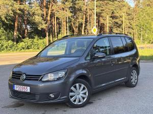 Pelēks Volkswagen Touran 2011 Druskininkai, ar dzinēja tilpumu 1.60 L un nobraukumu 295 tūkst. km par 5500 €, foto  vietnē AUTOMOTO.COM.LV