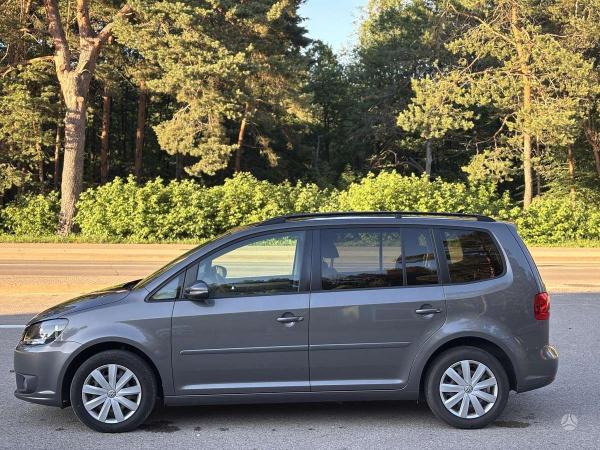 Pelēks Volkswagen Touran 2011 Druskininkai, ar dzinēja tilpumu 1.60 L un nobraukumu 295 tūkst. km par 5500 €, foto 4 vietnē AUTOMOTO.COM.LV