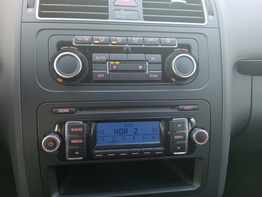Pelēks Volkswagen Touran 2011 Rīga, ar dzinēja tilpumu 1.40 L un nobraukumu 22 tūkst. km par 6200 €, foto 11 vietnē AUTOMOTO.COM.LV