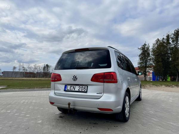 Pelēks Volkswagen Touran 2011 Panevēža, ar dzinēja tilpumu 1.20 L un nobraukumu 305 tūkst. km par 2750 €, foto 6 vietnē AUTOMOTO.COM.LV