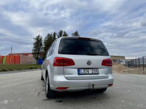Grey Volkswagen Touran 2011 in Panevezys, with an engine capacity of 1.20 L and mileage of 305 thousand km for 2750 €, photo 8 on AUTOMOTO.COM.LV