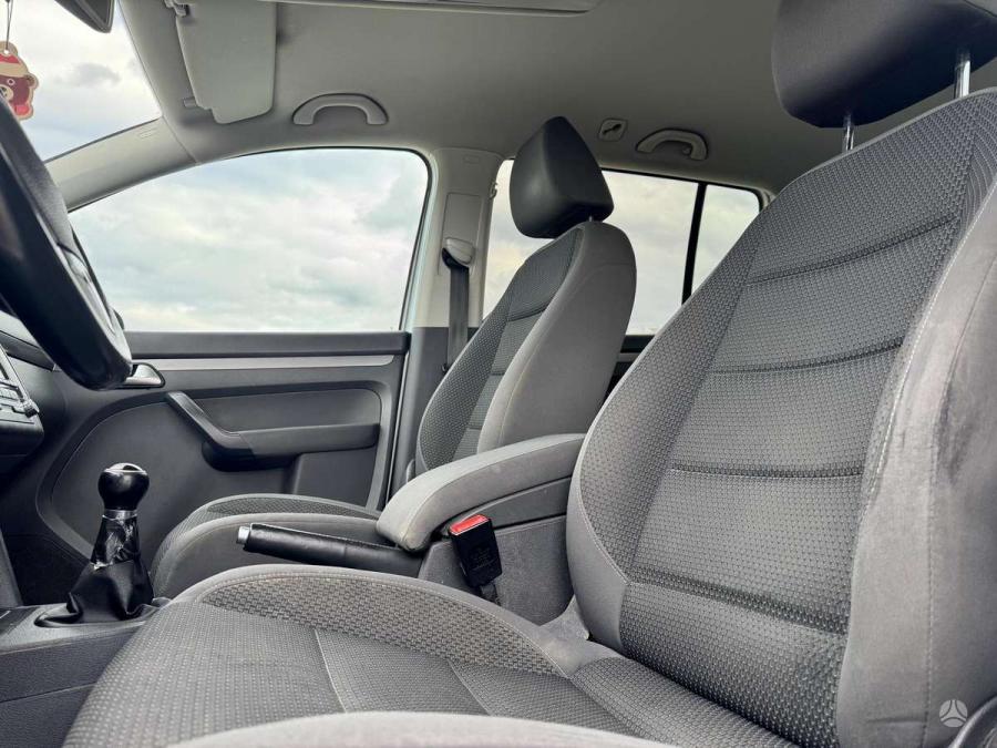 Grey Volkswagen Touran 2011 in Panevezys, with an engine capacity of 1.20 L and mileage of 305 thousand km for 2750 €, photo 14 on AUTOMOTO.COM.LV