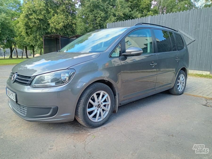 Pelēks Volkswagen Touran 2011 Šauļi, ar dzinēja tilpumu 1.60 L un nobraukumu 195 tūkst. km par 5200 €, foto 5 vietnē AUTOMOTO.COM.LV